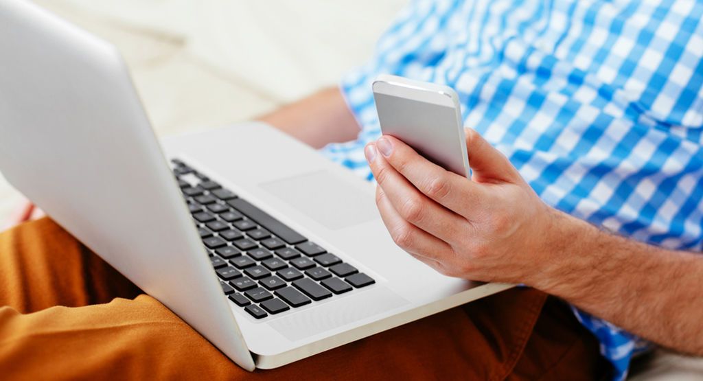 لهذه الاسباب تجنب وضع اللابتوب على المنطقة الحساسة